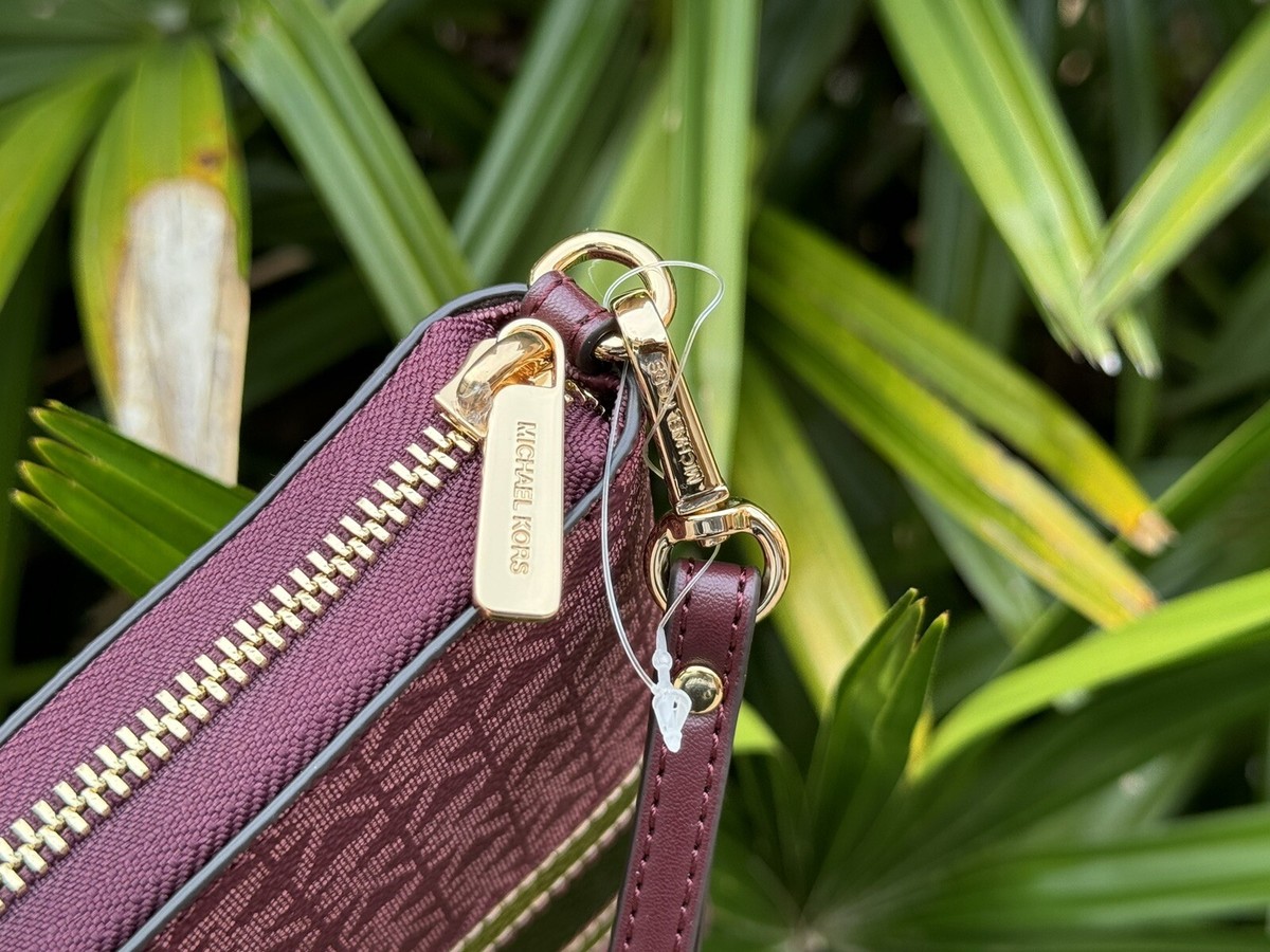 Michael Kors Jet Set Travel LG Continental Wallet MK Center Michael Kors Jet Set Travel LG Continental Wallet MK Center