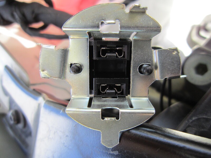 Mercedes Benz E350 W212 H7 Halogen Bulb Retainer Clip Holder High Beam ...