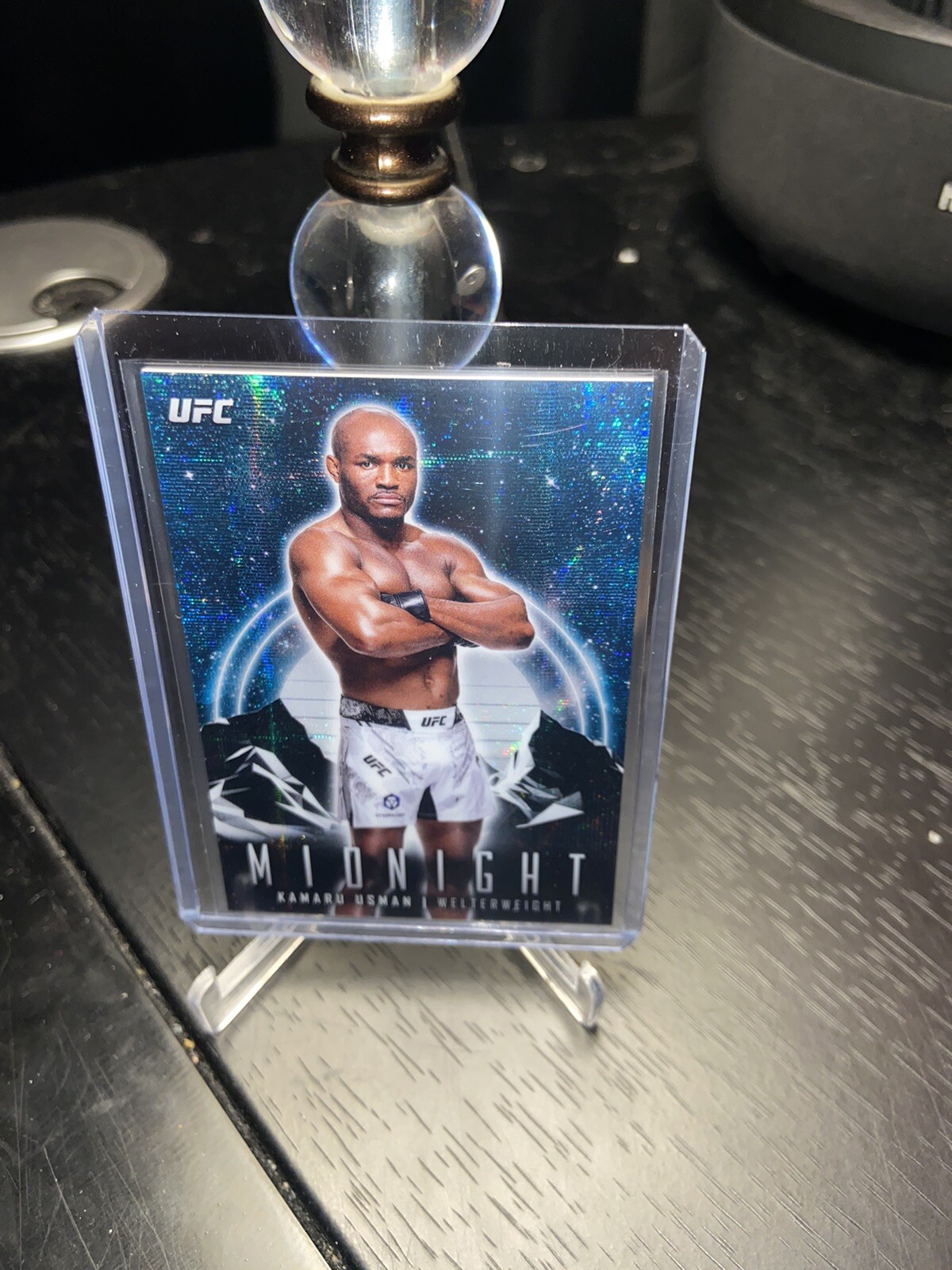 Kamaru Usman 2024 Topps Midnight UFC #5 Moon Beam Price Guide - Sports ...