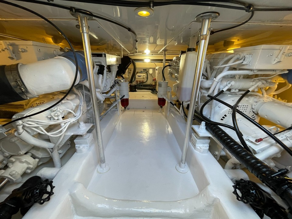 EGG HARBOR 37 SPORT YACHT FISH DIESEL ! LIKE NEW !! SPORTFISH CONDO ON ...