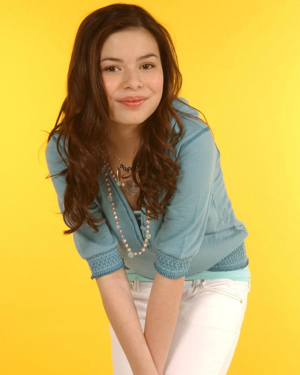 Miranda Cosgrove Sin Cejas