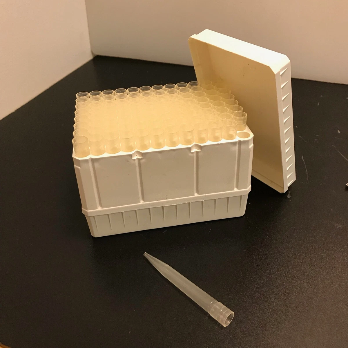 Pipette Tips Box