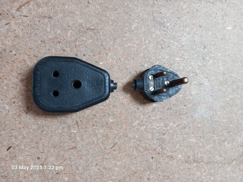 5a Rubber Round Pin plug And 5a Rubber Socket 4 Leads. Duraplug Stage ...