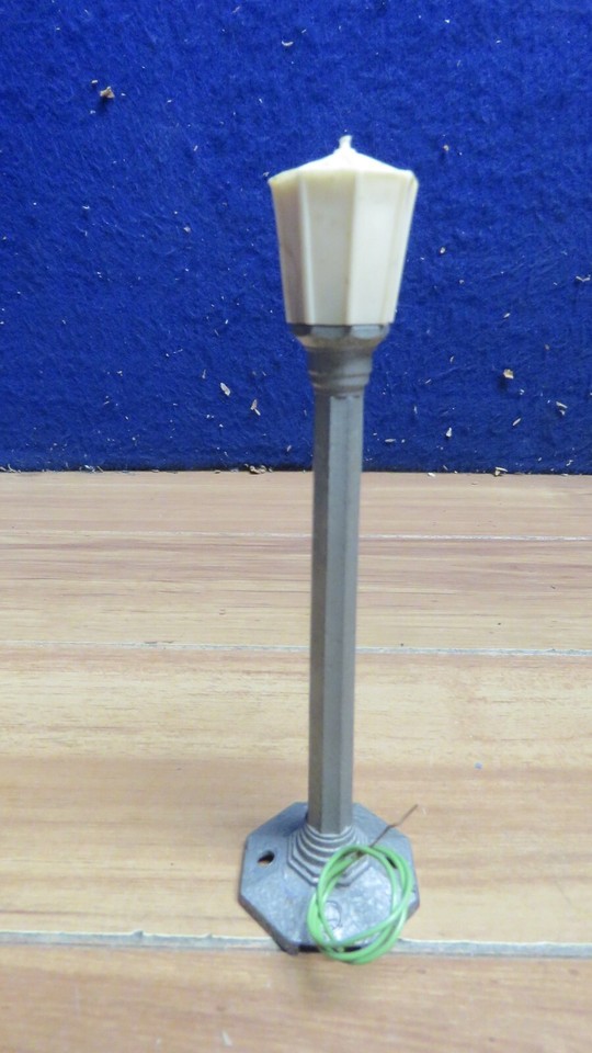 LIONEL TRAINS LAMP POST No. 71 DIE-CAST METAL O GAUGE IN BOX 627641 | eBay