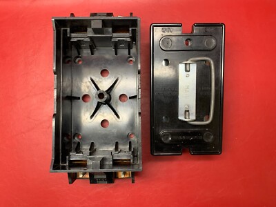 Fuse Blocks & Holders - Pull Out Fuse Block