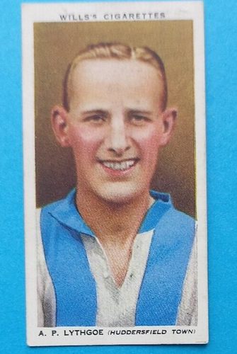 ALF LYTHGOE HUDDERSFIELD TOWN ASSOCIATION FOOTBALLERS 1935 CARD No 26 ...