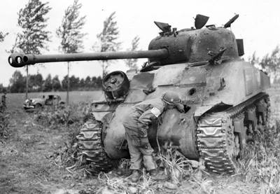 WWII B&W Photo British Sherman Firefly Knocked Out WW2 / 3051 | eBay