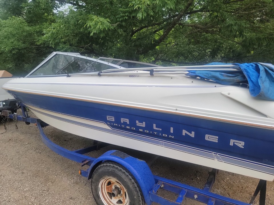 Bayliner Capri 1850 Limited Edition Complete Windshield 1995 | eBay