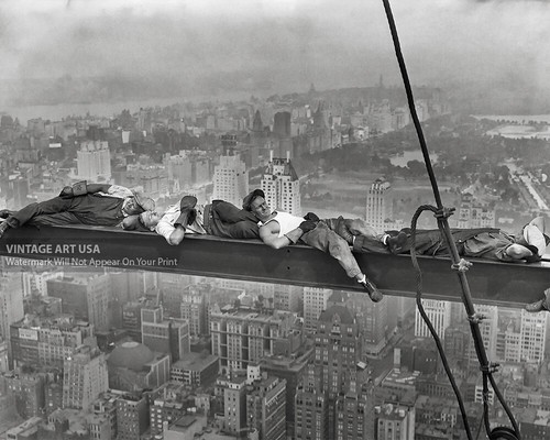 Sleeping Above Manhattan Photo - 1932 Men Napping on Beam Lunch Atop ...