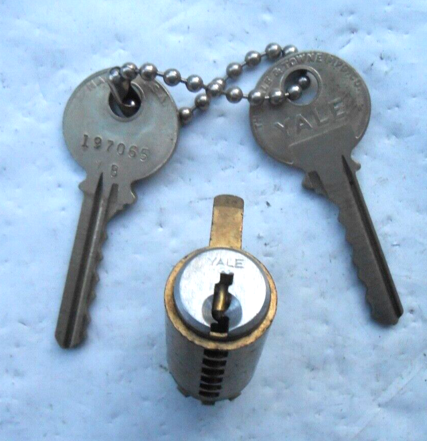 Vintage YALE cylinderVB keyway With 2 keys | eBay
