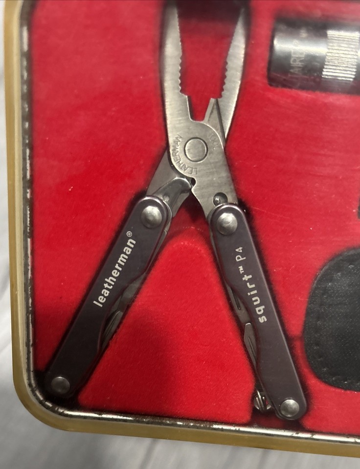 Leatherman Squirt P4 Multi-Tool, Key Ring, Mag Light! | eBay