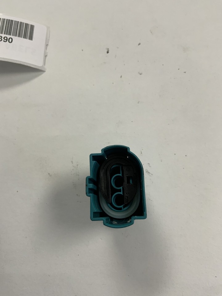 Genuine BMW 61138352390 - universal socket housing uncoded 2 pole 3 ...