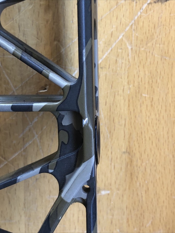 Mathews LIFT 33 Great Shape Right Hand 70/30 Custom Bottomland Riser ...