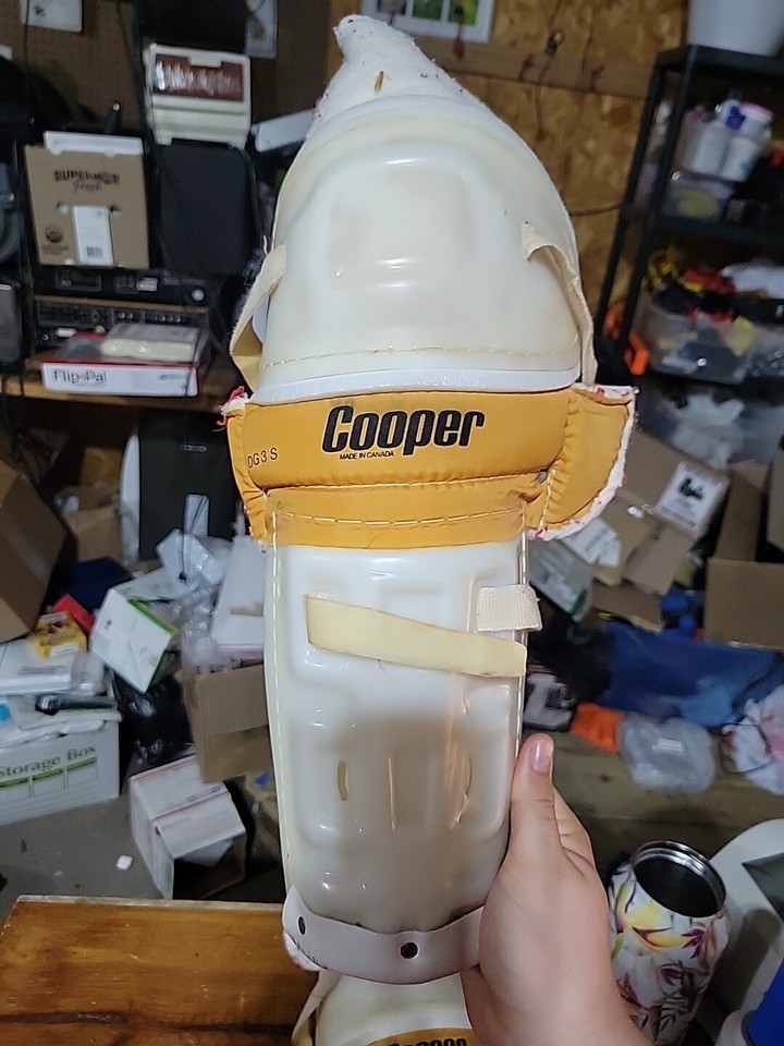 Vintage Cooper Hockey Shin Pads DG3S Very Cool Canada | eBay