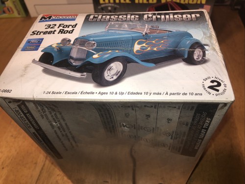 Monogram 32 Ford Street Rod 1:25 Model Kit Factory Sealed 1932 Classic ...