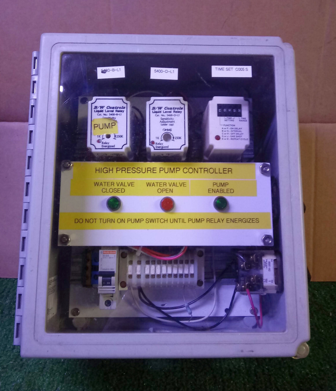 1 USED HOFFMAN A12106CHQRFGW ENCLOSURE W/ PUMP CONTROLLER ***MAKE OFFER ...