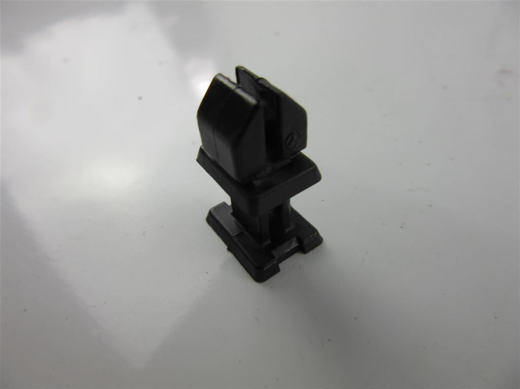 Mercedes Benz Original Universal Spreizniet Heckmittelstück Unten ...