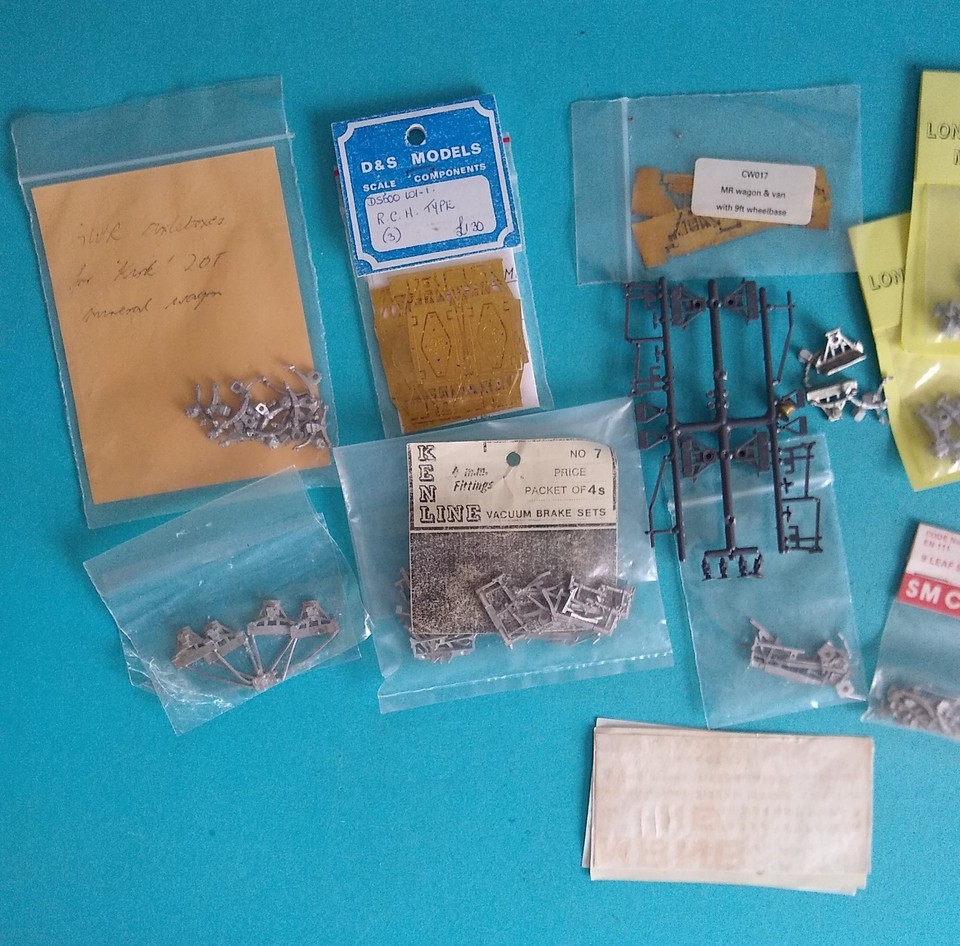 17 Packs OO / EM Gauge 4mm Brass & Metal Wagon Parts - D & S Roxey ...