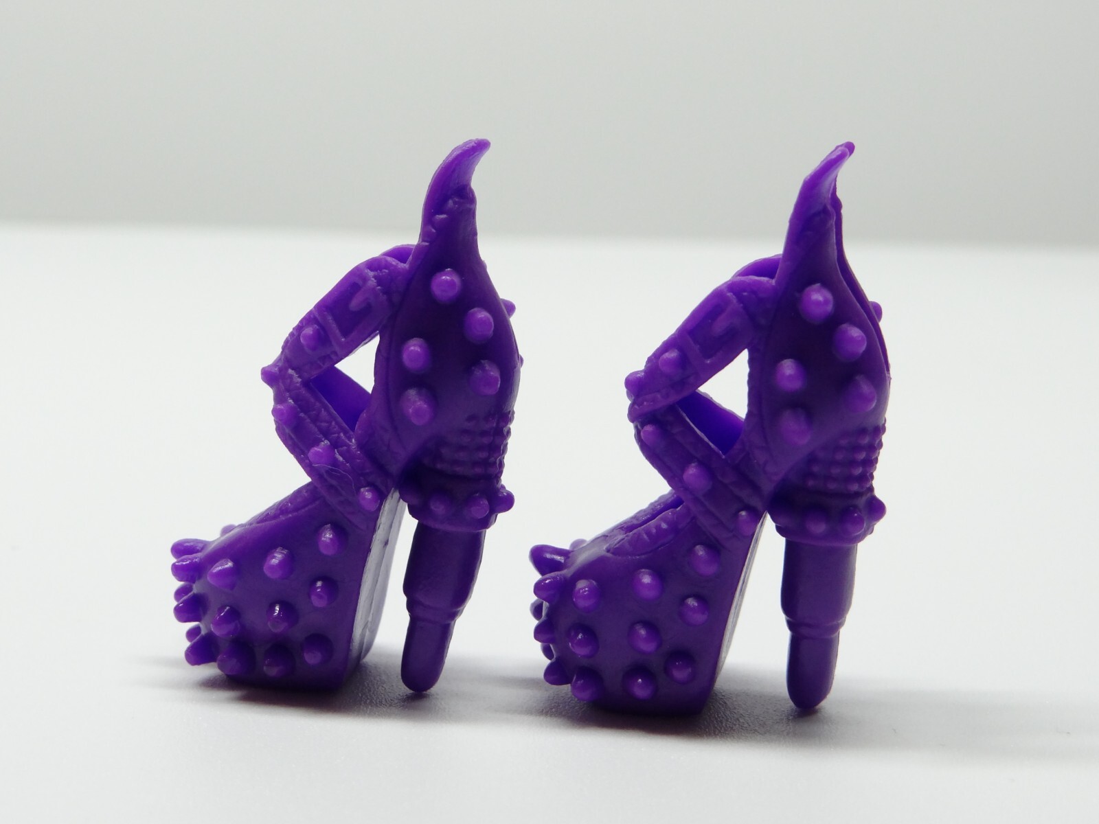 Monster High Replacement Clawdeen Wolf Scare N Makeup Purple Heels ...