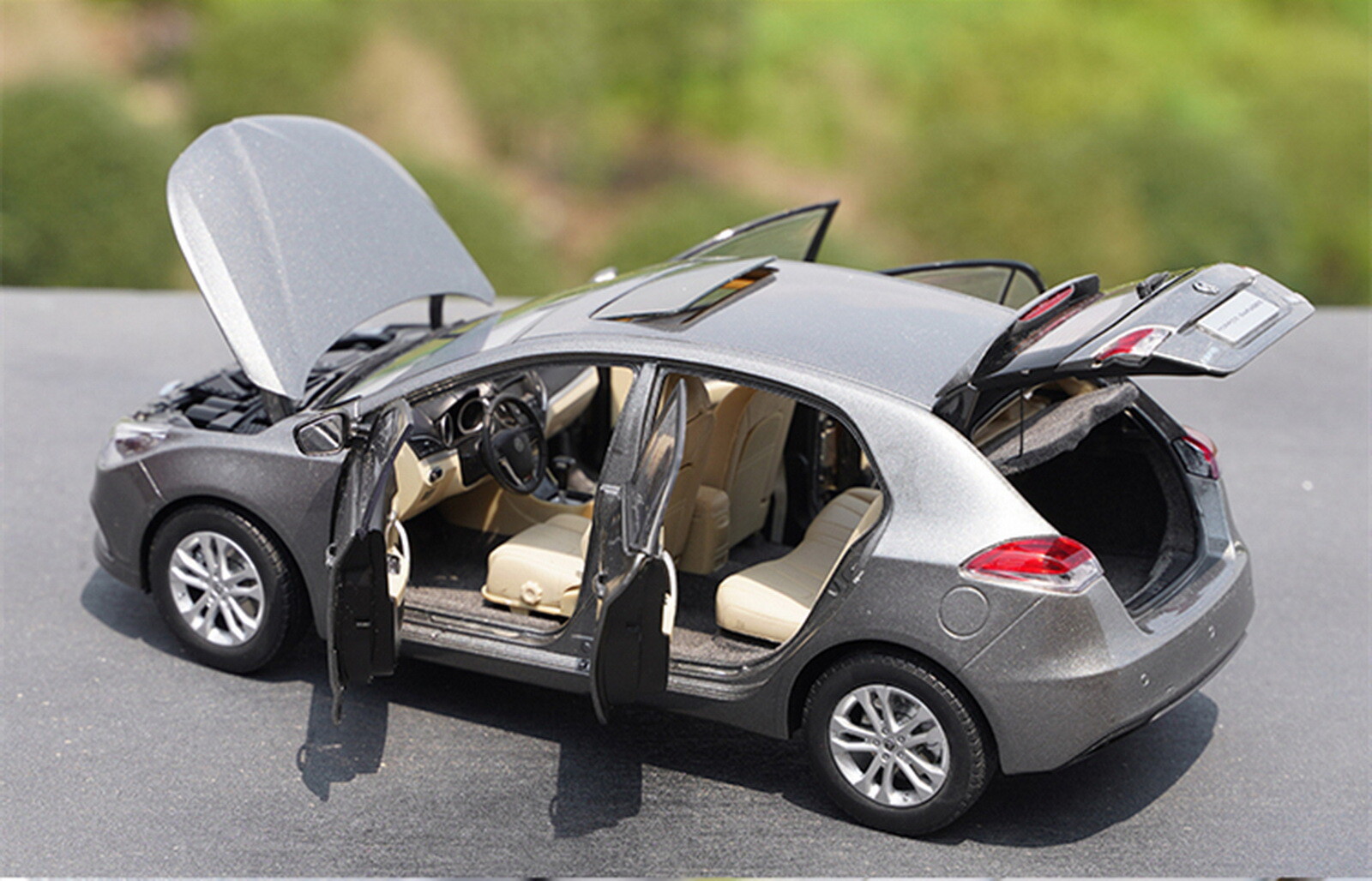 1/18 Scale MG Morris Garages MG5 Grey DieCast Car Model Toy Collection ...