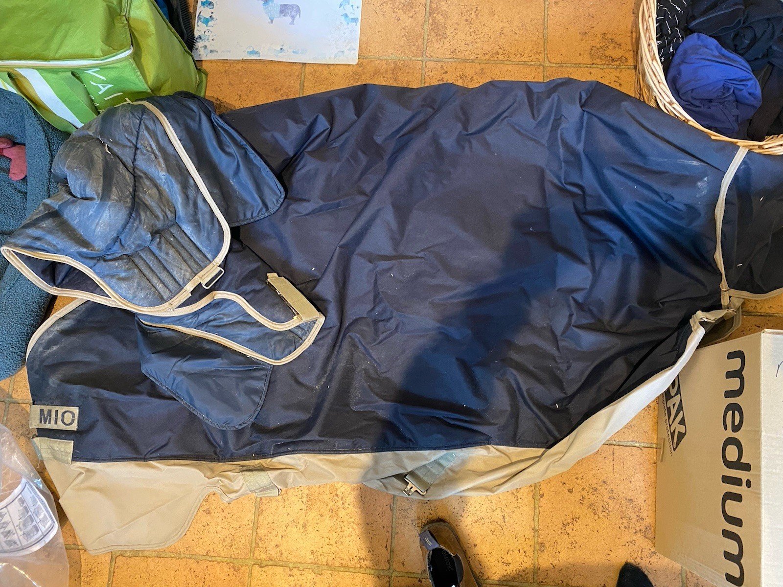 Horseware Amigo Mio Medium Weight 200g Combo Turnout Rug 5ft9 | eBay UK