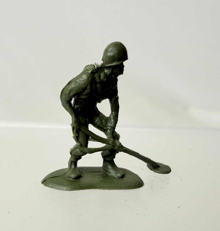 VTG Giant Brand WW2 WWII Soldier Infantry 1" Minesweeper Khaki Green ...