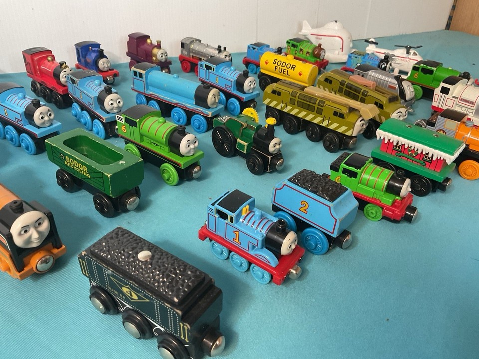 Thomas The Train Lot 33 - Wooden Mix - Engine, Byron Bulldozer, Diesel ...