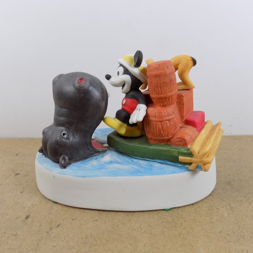 Disney Trader Mickey 1932 Figurine Mickey Pluto Limited Edition Cartoon ...