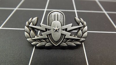 BRAND NEW Lapel Pin U.S. ARMY Brigade EOD Senior 1 1/4" | eBay