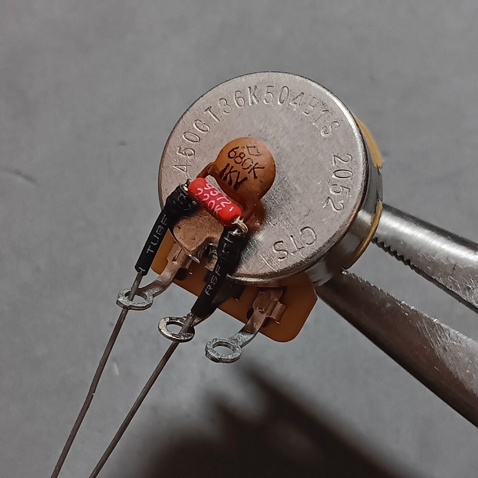 TREBLE BLEED "Tom DeLonge Spec V15" DarkArt Series 680pF MIM cap, 220K ...