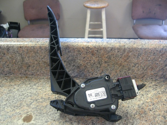 14-20 2014-2020 CHEVROLET IMPALA GAS ACCELERATOR PEDAL OEM 13237352 for ...