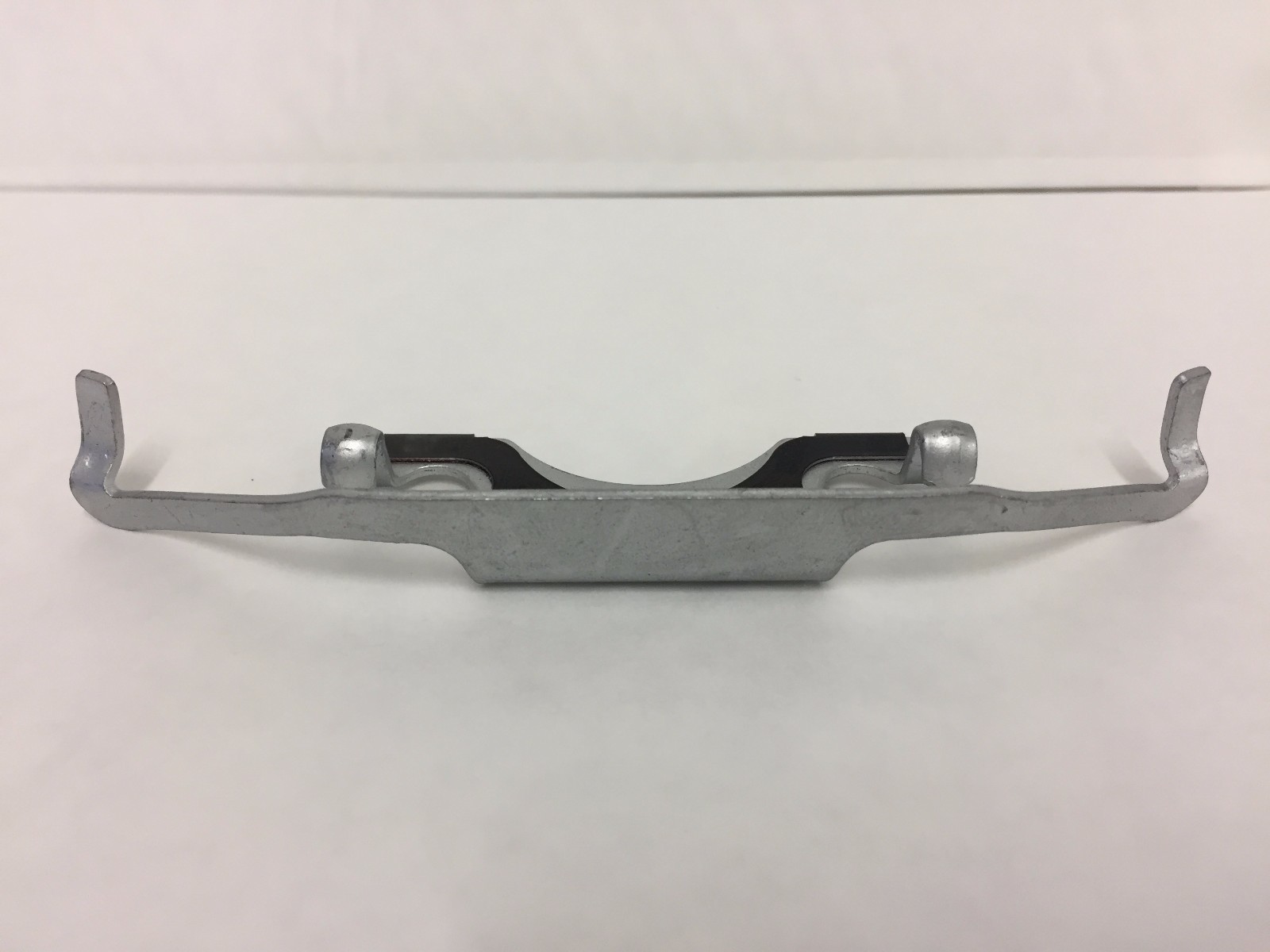 NEW Genuine Mercedes-Benz W212 E-Class C218 CLS REAR Caliper Spring ...