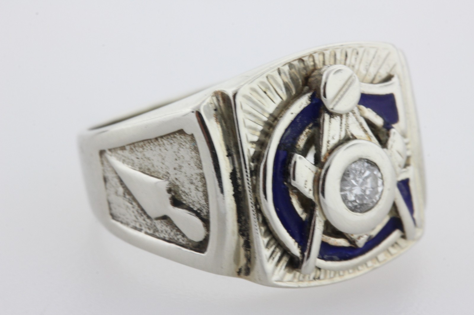 14K Masonic Plumb & Trowel Past Master (PM) 0.15ct Diamond Blue Enamel ...
