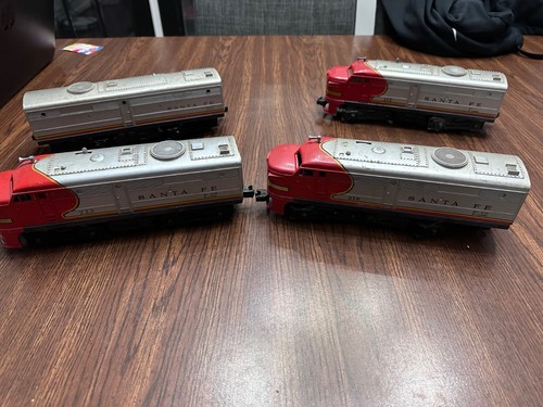 Lionel Postwar Santa Fe Diesel Engines Lot 212 218 223 + Dummy Unit | eBay