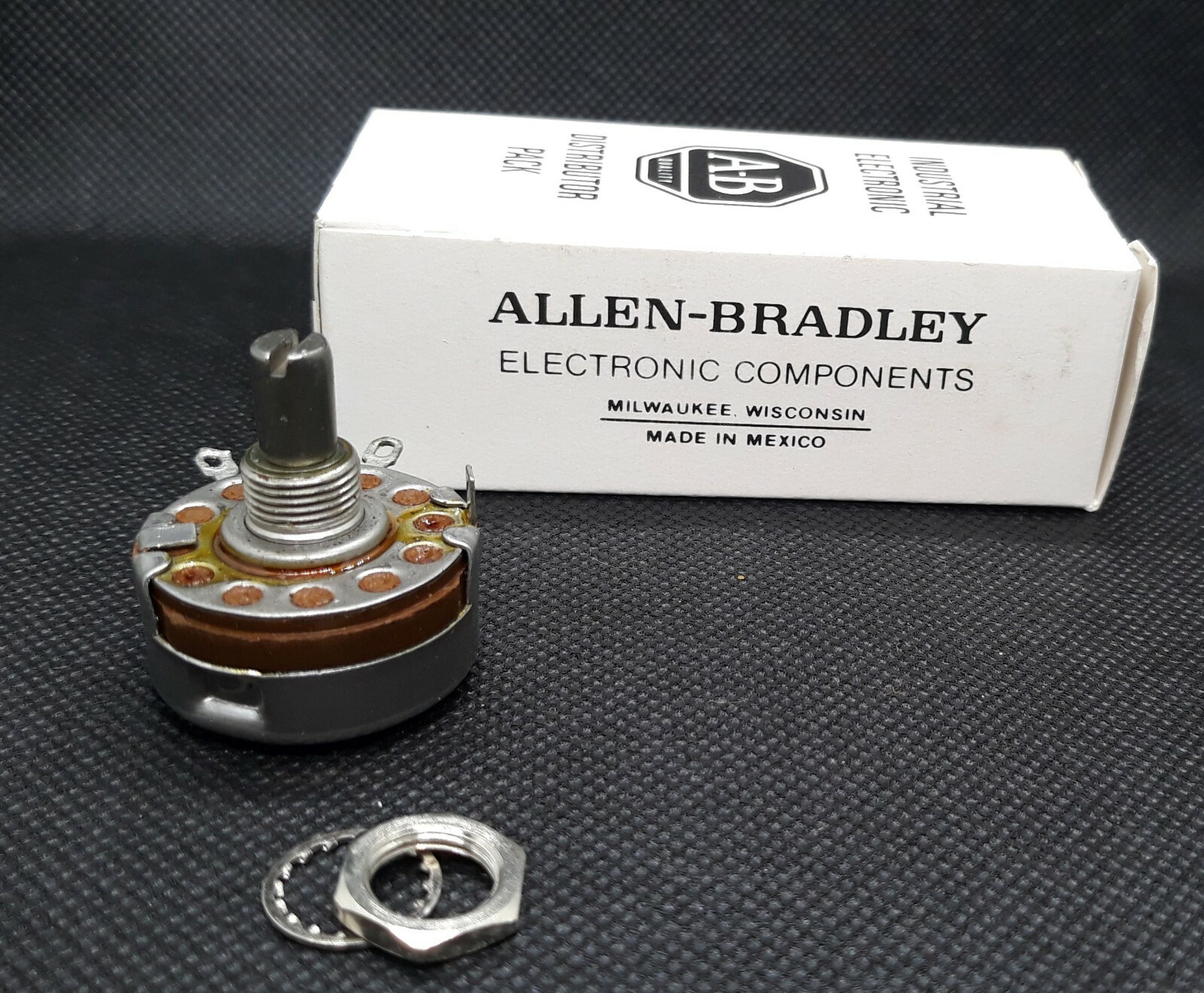 A-B Allen Bradley JA1G040S104UA .1 Meg 10% Tolerance Rotary ...