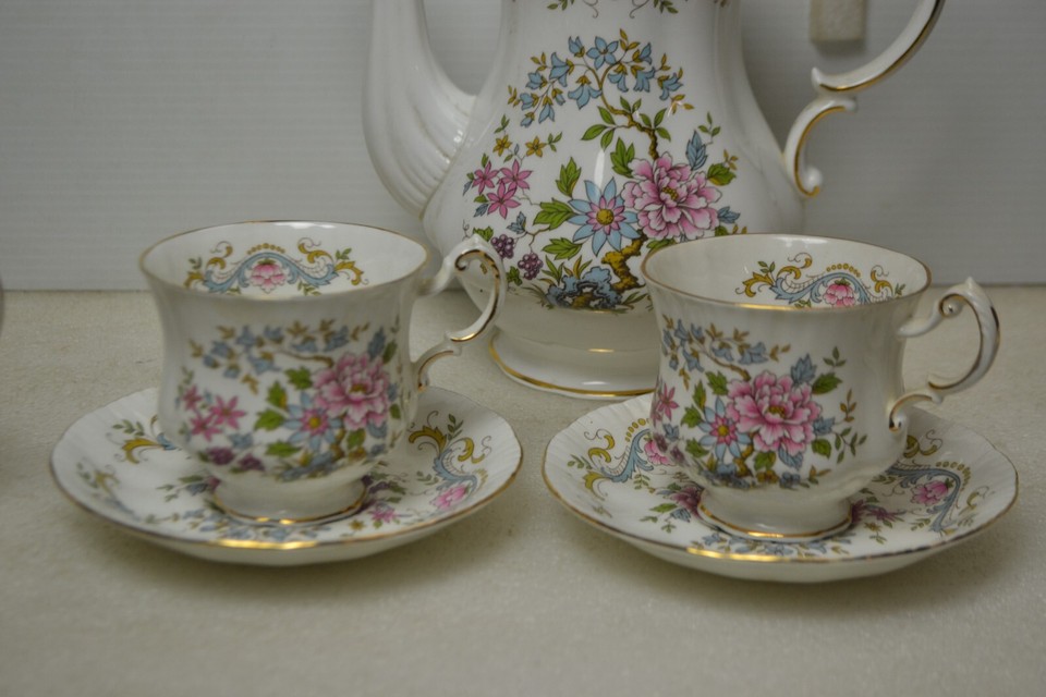Vintage Royal Standard Tea set 7 pc fine bone china gold trim England ...
