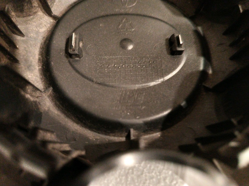 OEM Toyota Tacoma Dark Gray Center Cap #4260B-04040 Excellent Cond (#1 ...