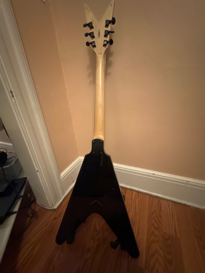 dean signature left handed guitar good condition nut has been broken ...