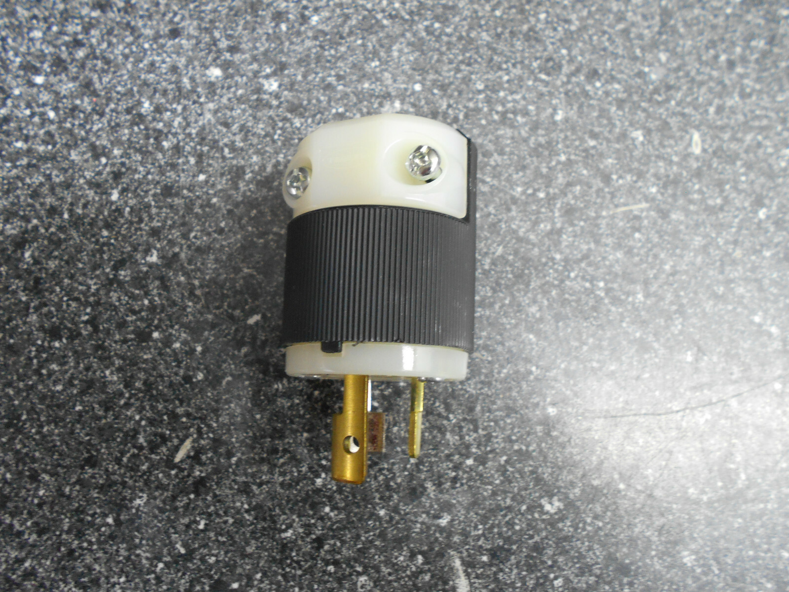 LOT OF 2 HUBBELL HBL4770C TWIST-LOCK PLUG 15A 277VAC 2POLE 3WIRE NEMA ...