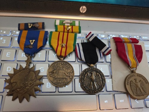 4-ARMY VIETNAM WAR MEDAL GROUP AIR+POW- MEDAL+ RIBBONS SEE STORE RARE ...