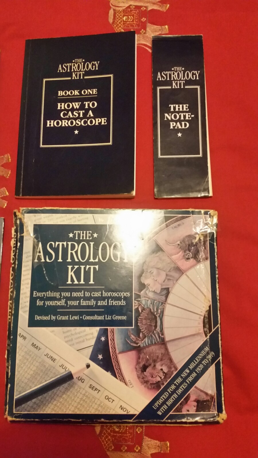 The Astrology Kit: Everything You Need to Cast Horoscopes for Yourself ...