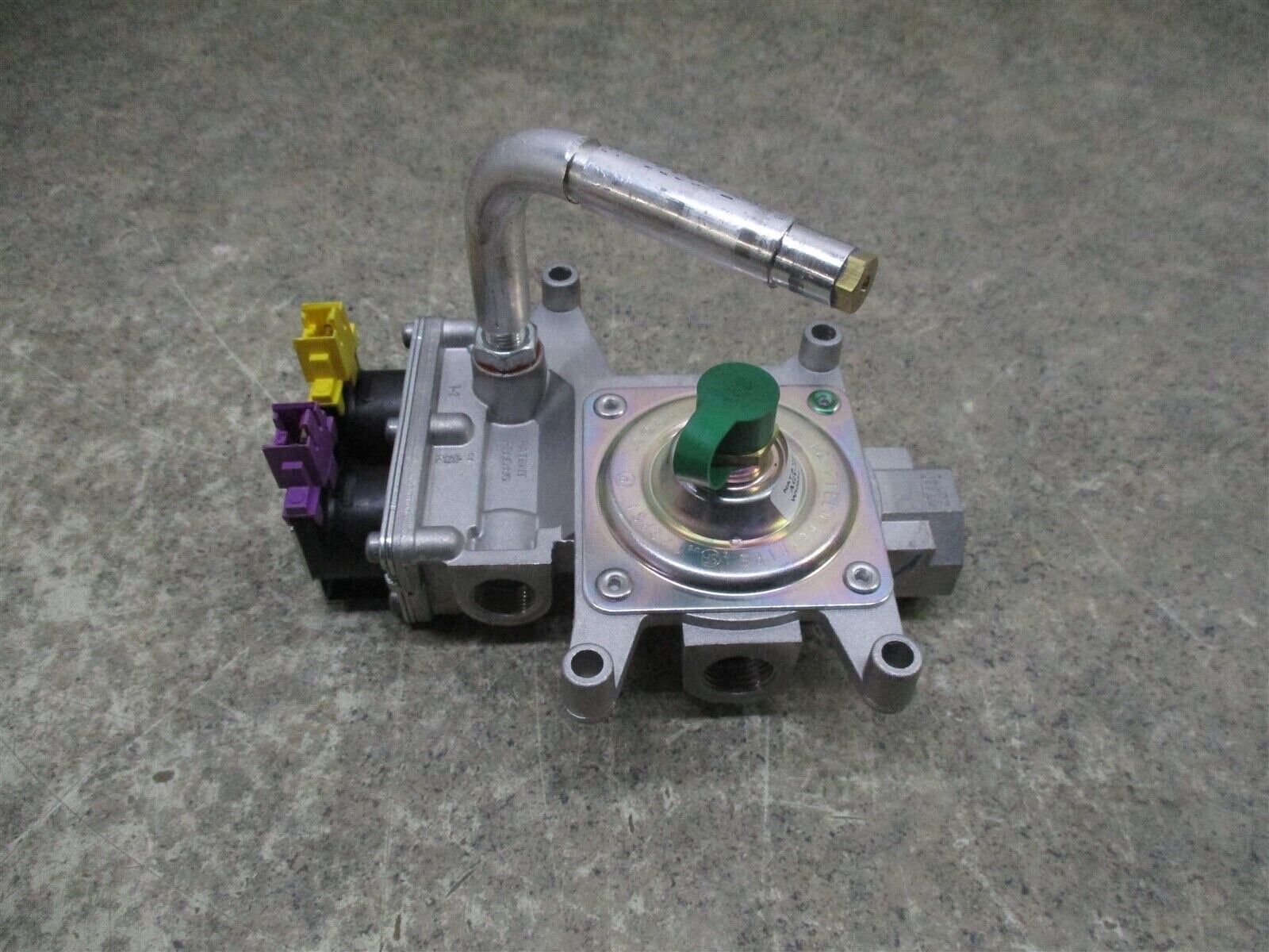 WHIRLPOOL RANGE PRESSURE REGULATOR PART # W10861656 - With Propane Spud ...