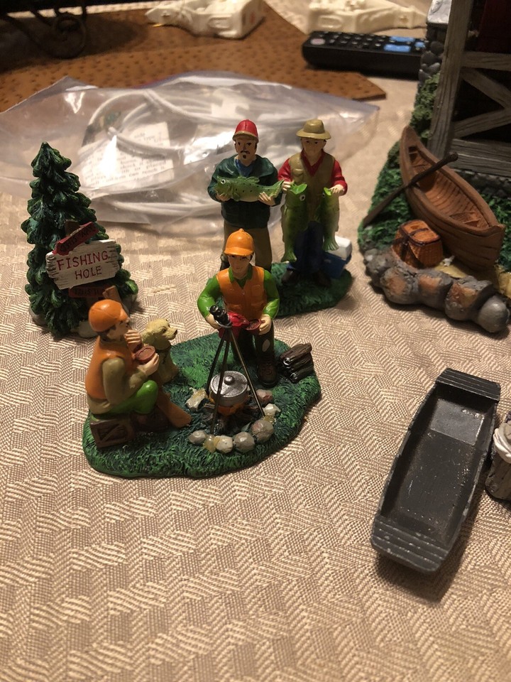 Bass Pro Shop Gone Fishing Shack Plus 7 Added Figures | eBay