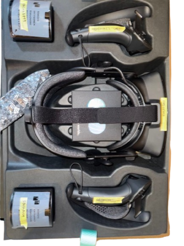 Valve Index VR Kit PC And Console Headset Controllers Base Stations ...