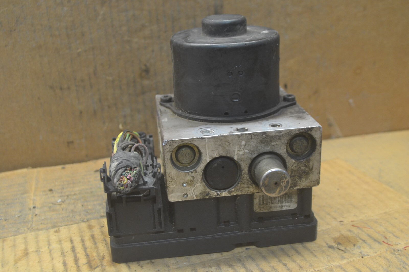 03-04 Ford Expedition ABS Pump Control OEM 4L1T2C219AA Module 184-22E4 ...