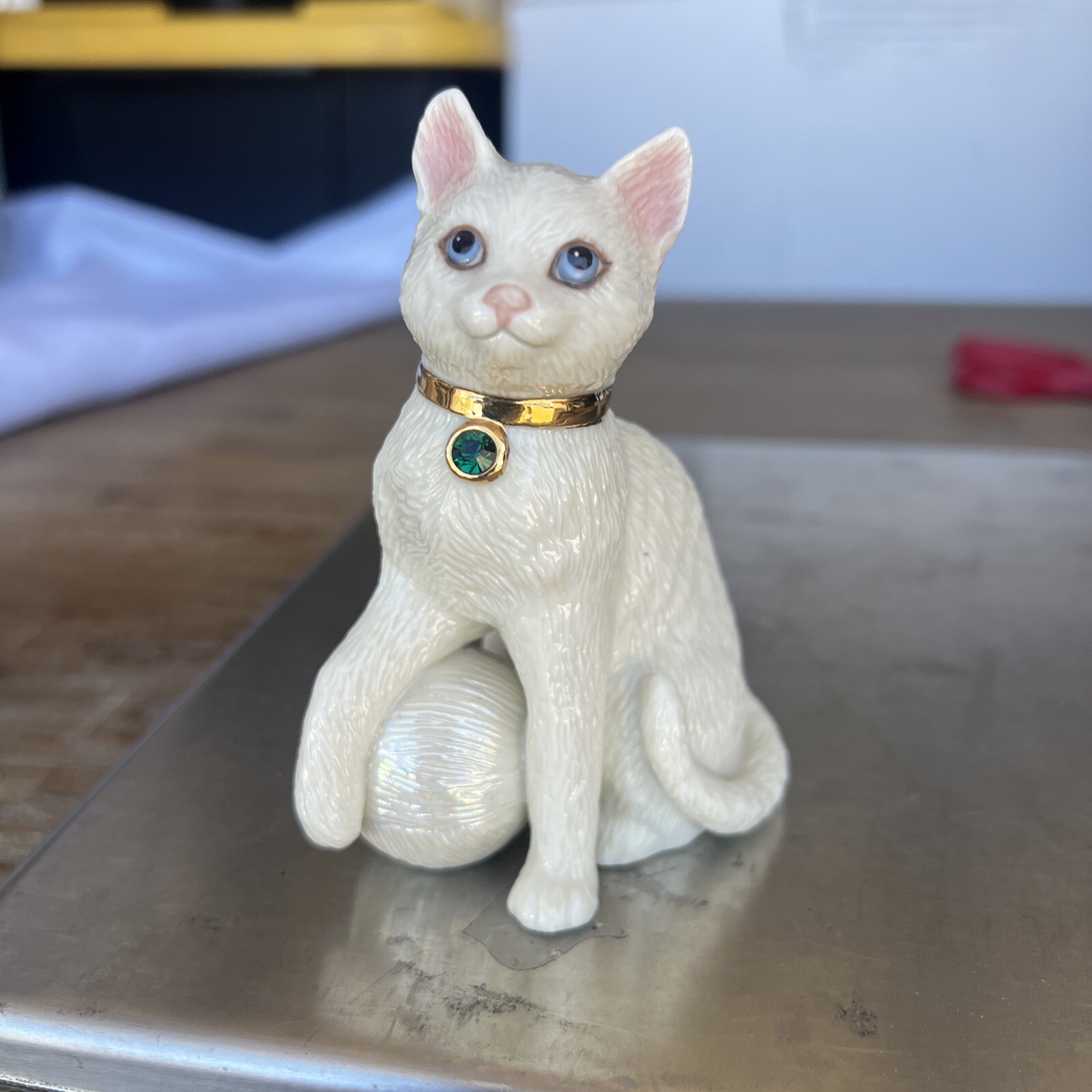 Lenox White Cat w Green Birthstone and Yarn Ball sitting used 3x2x4 | eBay