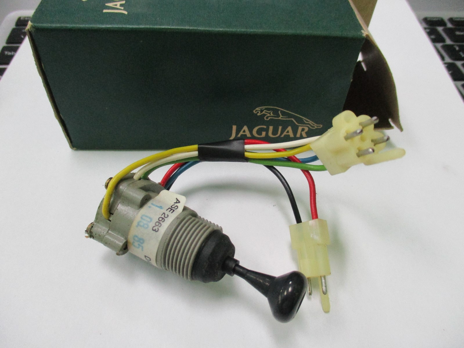 Jaguar XJ6, XJ12 series 3, XJS electric rearview door mirror switch ...