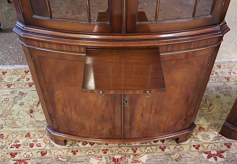 Pair of English Bevan Funnell Reprodux Mahogany Chippendale Corner ...