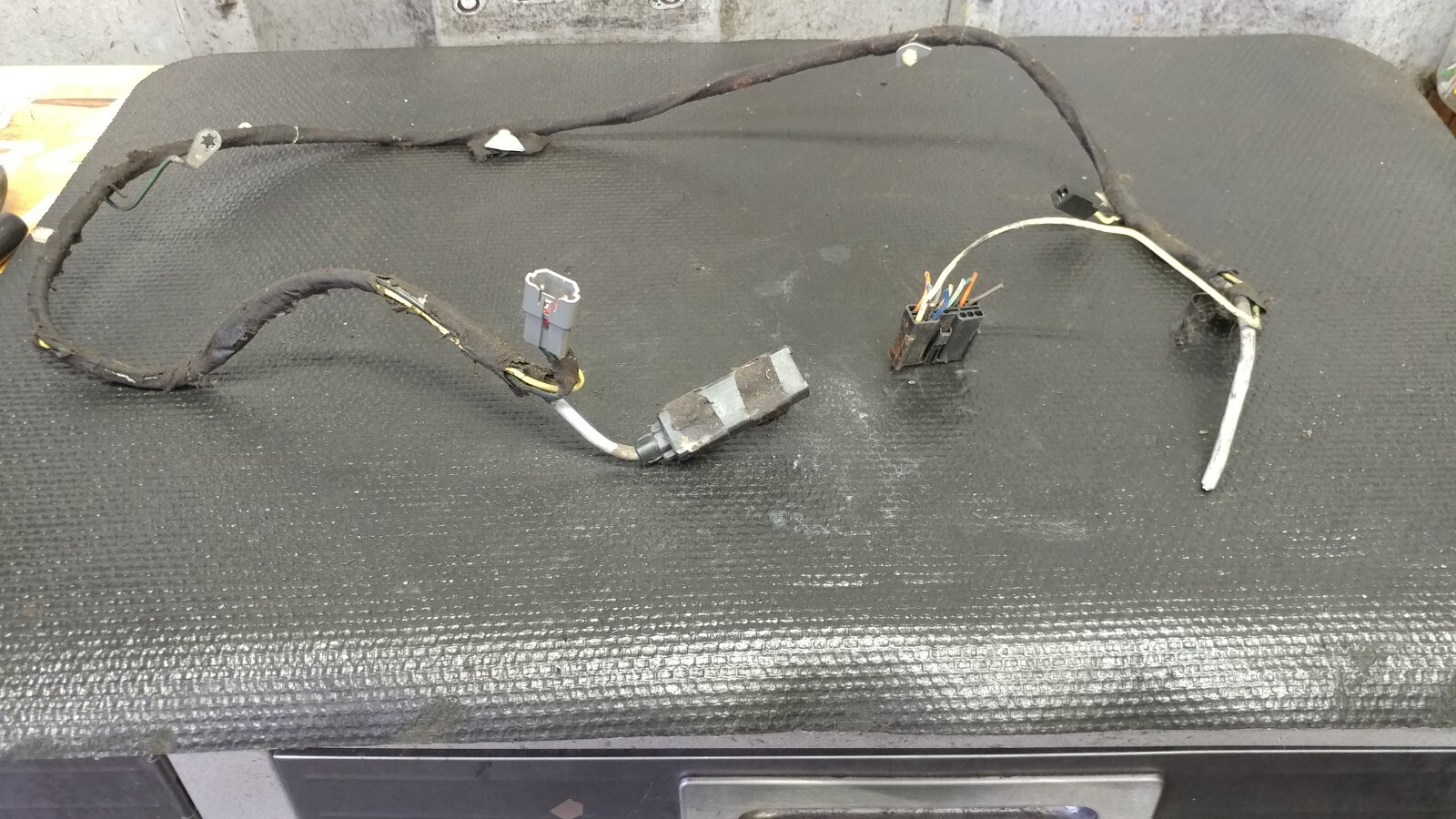 94-04 FORD MUSTANG MACH 460 STEREO REAR AMP AMPLIFIER WIRING HARNESS ...