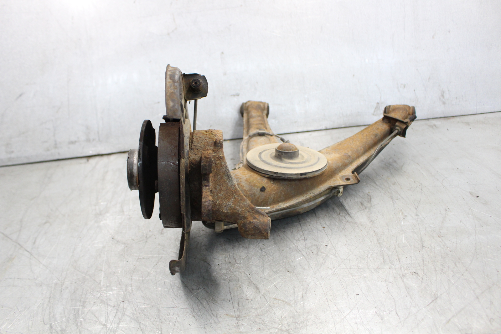 BMW OEM E30 84-92 DRIVER LEFT REAR TRAILING CONTROL ARM HUB 33321137642 ...